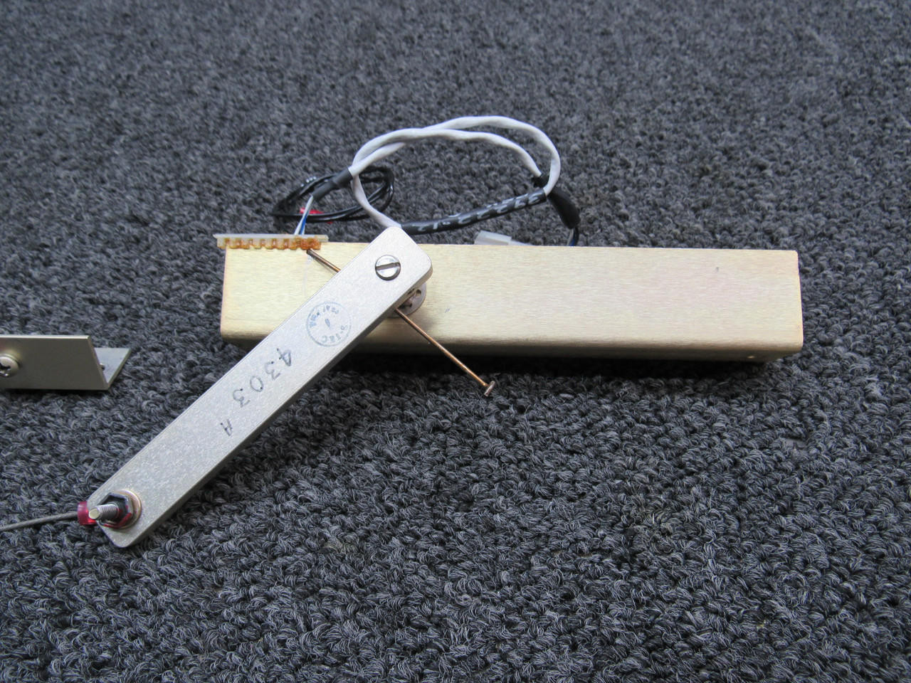 S-Tec 55X Flap Position Sensor Assembly W/ Bracket