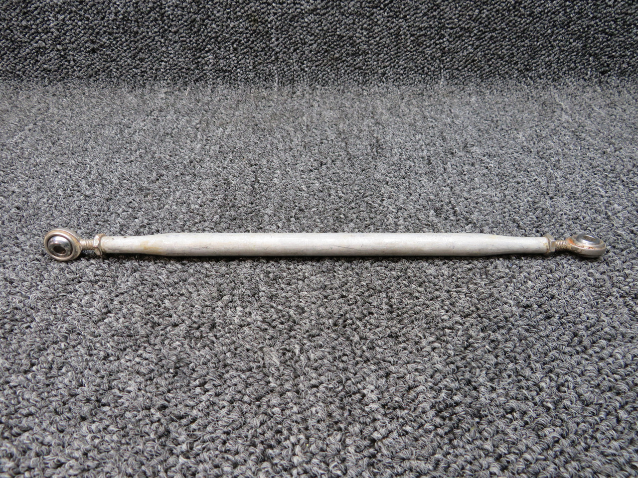 35-521152-4 Beechcraft 58 Aileron Tube Assembly