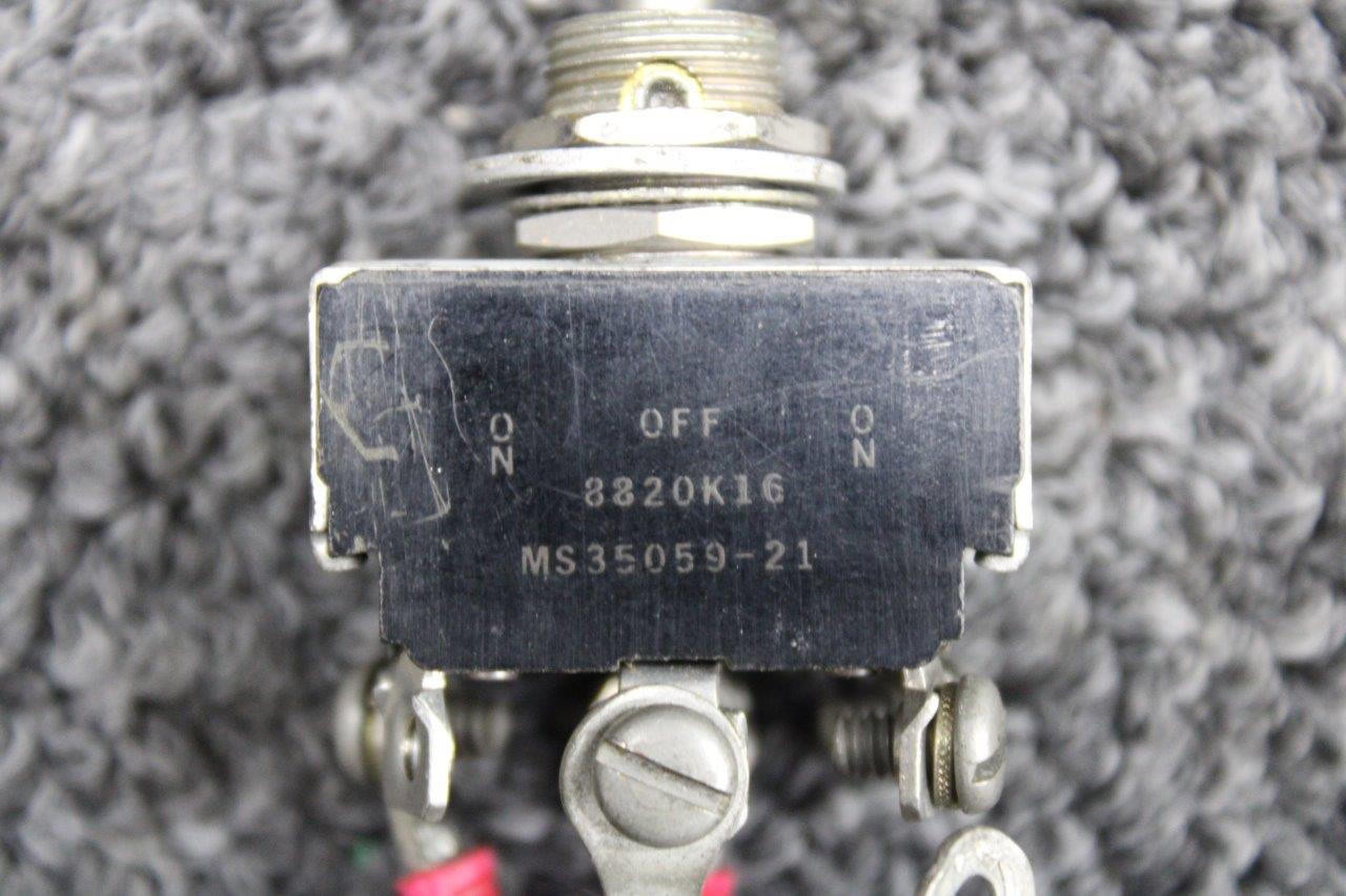 MS35059-21 (Alternate: 8820K16) Cutler-Hammer Toggle Switch Assembly