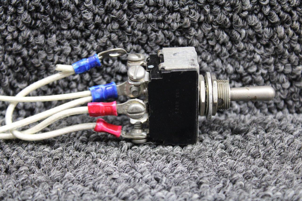 MS35059-21 (Alternate: 8820K16) Cutler-Hammer Toggle Switch Assembly