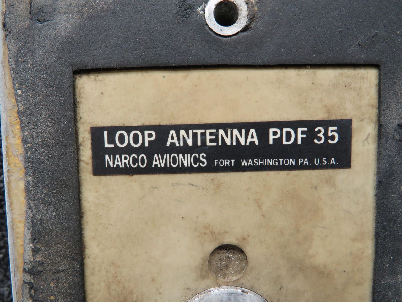 PDF 35 Narco Avionics Loop Antenna (Casing is Chipped)
