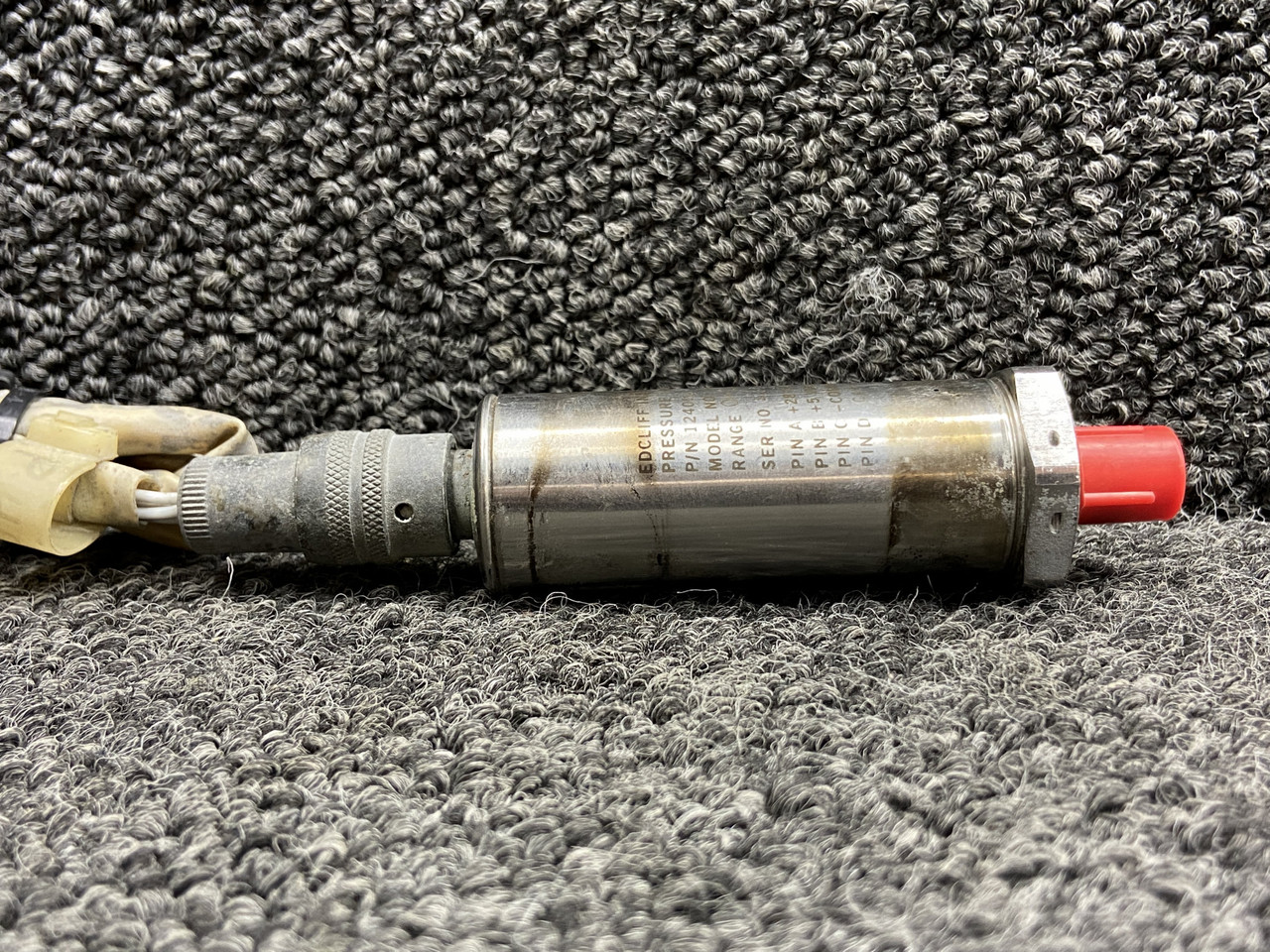 124058-2000 Edcliff Instruments 4-901 Oxygen Pressure Transducer (28 Volts)