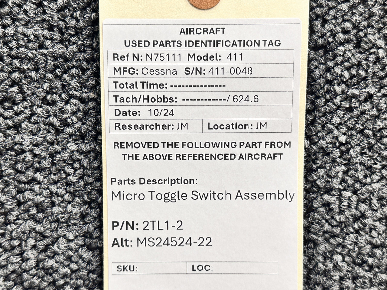 2TL1-2 (Alt PN: MS24524-22) Micro Switch Toggle Switch Assembly