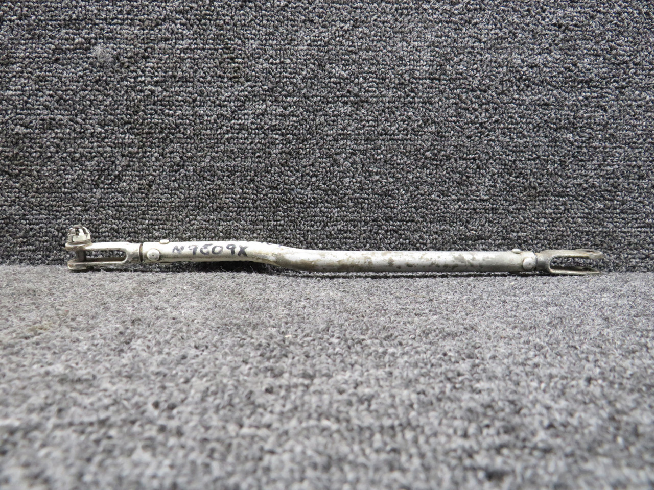 1260065-4 Elevator Trim Tab Actuator Rod Assembly for a Cessna 210B