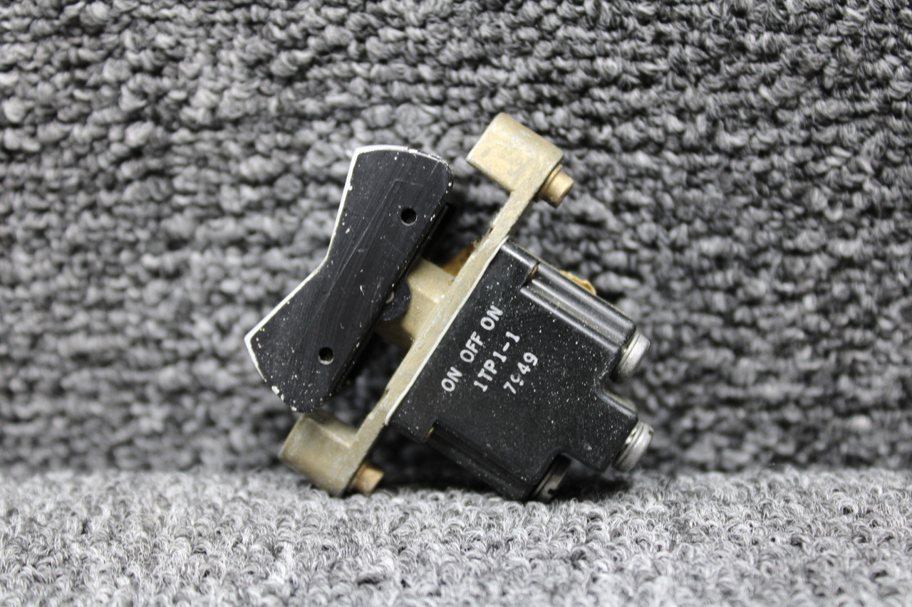 1TP1-1 Und Lab Rocker Switch (VAC: 125/250)