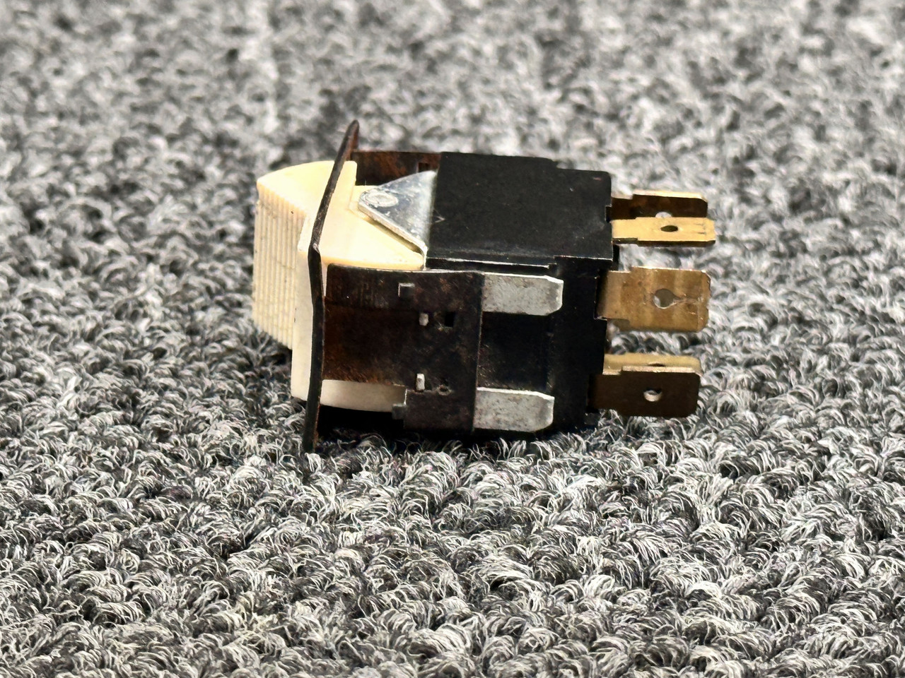 S-1847-2-1 Cessna Aircraft Rocker Switch Assembly For Sale