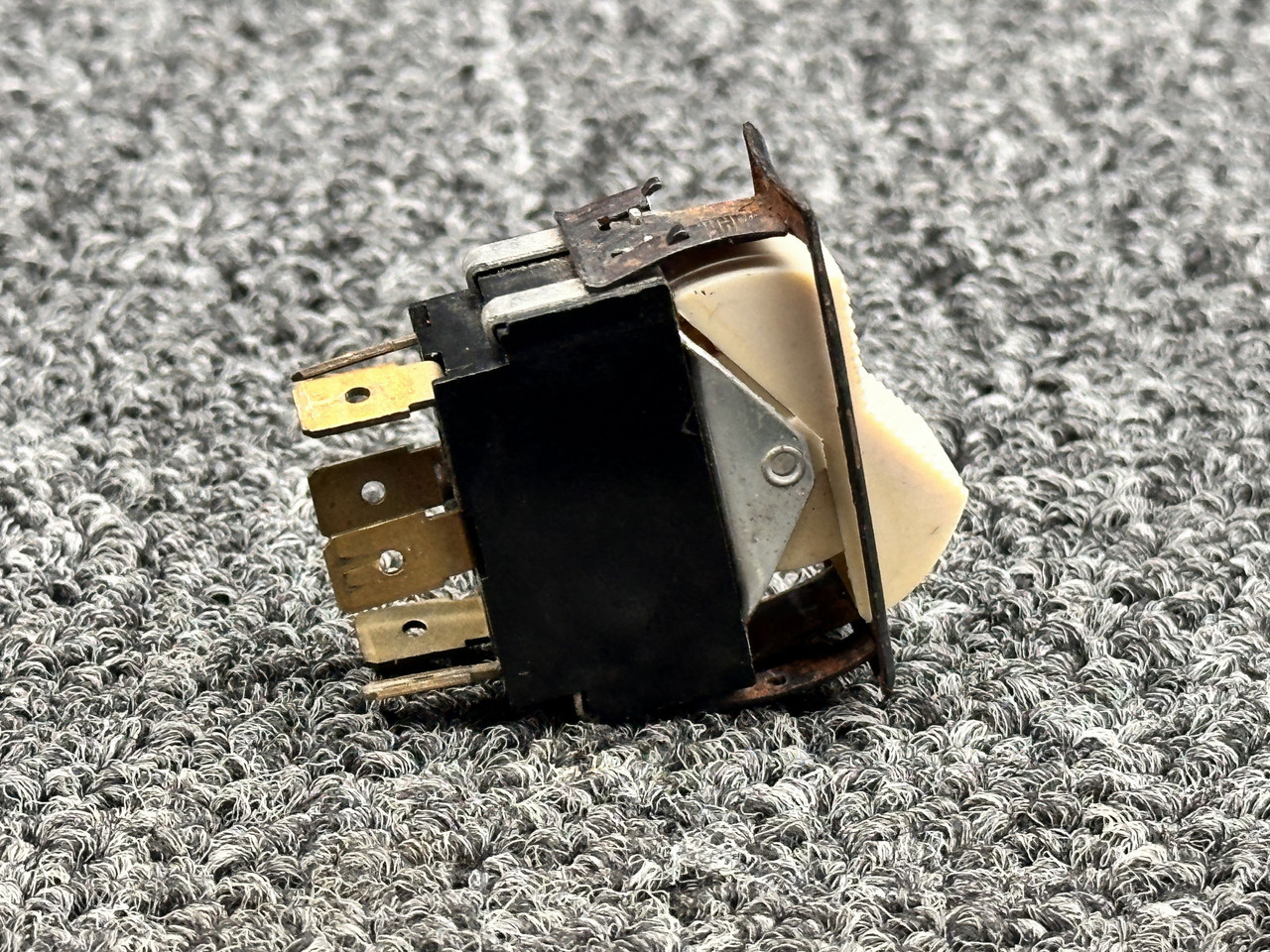 S-1847-2-1 Cessna Aircraft Rocker Switch Assembly For Sale