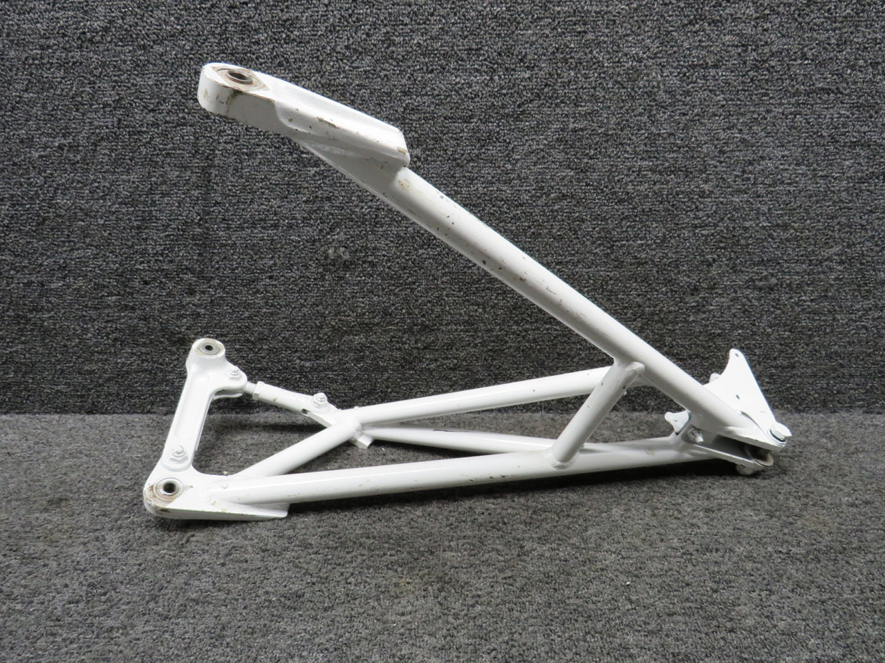 0842000-4 Cessna Nose Gear Drag Brace Truss Assembly and Bracket