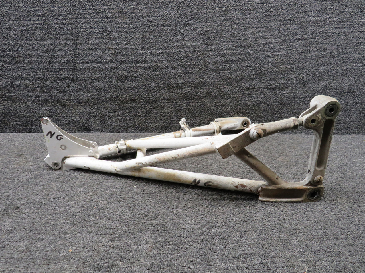0842000-70 Cessna Nose Gear Drag Brace Truss Assembly and Bracket
