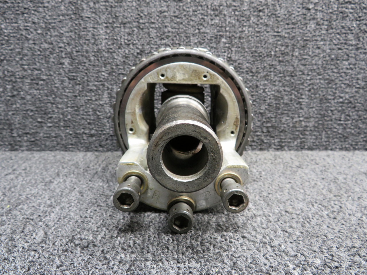 0341005-18 Cessna 195B Hub and Axle Sub Assembly For Sale