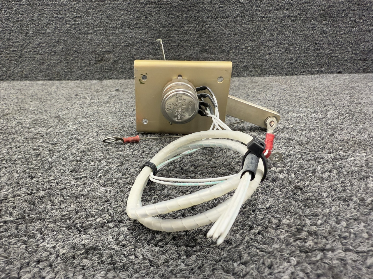 JDIN200P103UA Cessna T210M Autopilot Potentiometer with Lever For Sale