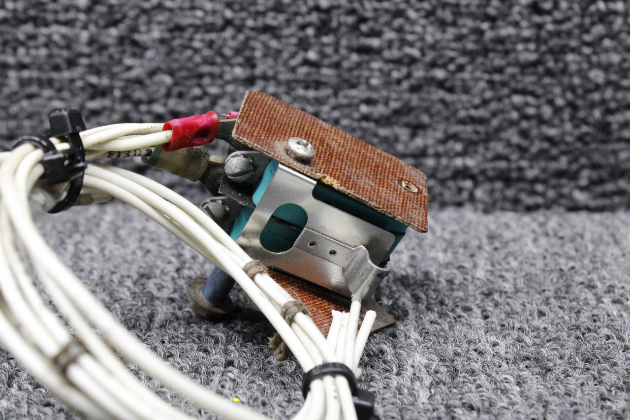 MS25253-1 (Alt PN: V3-1001) Cessna 414 Micro Switch Fuel Selector ...