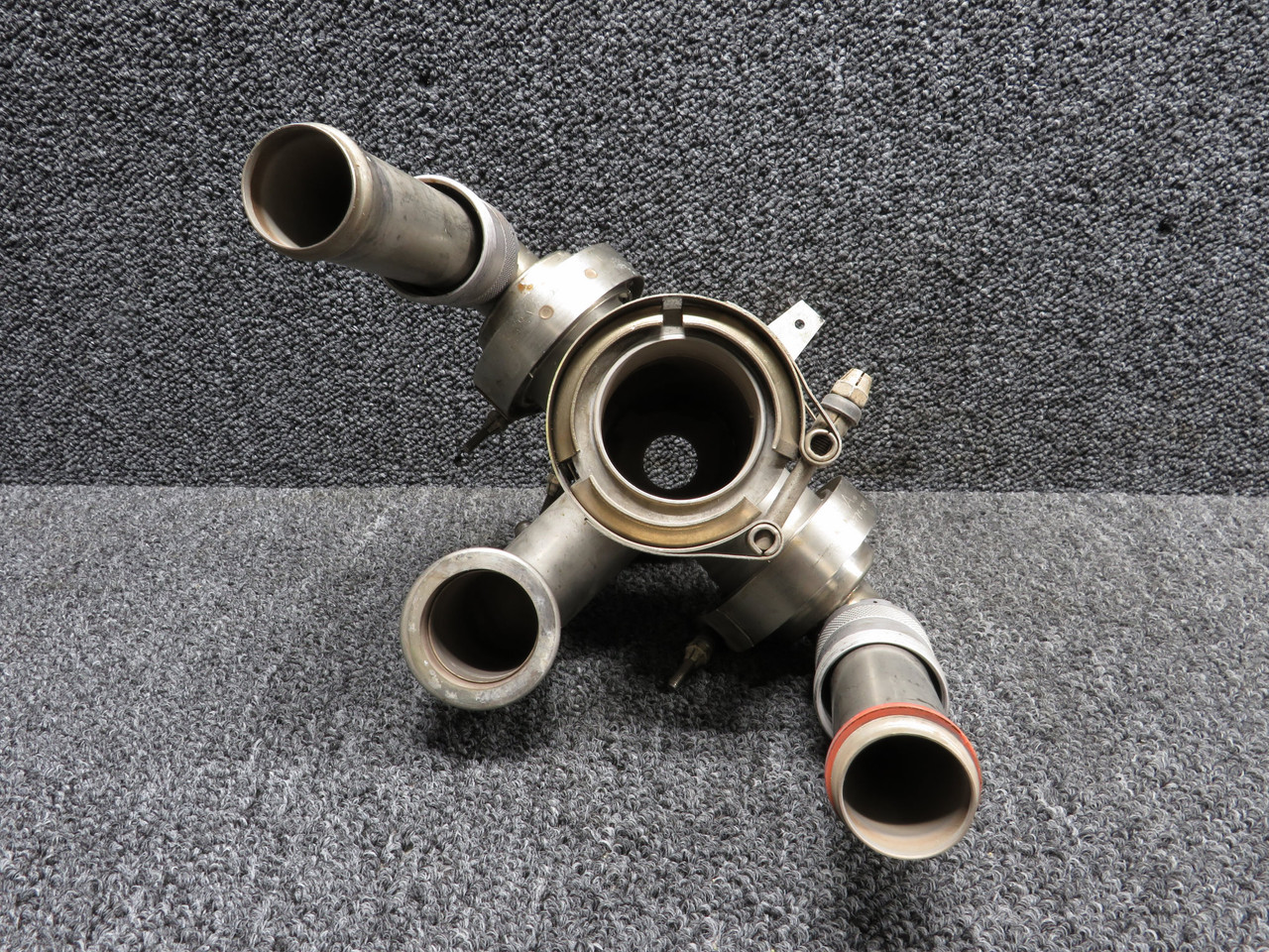 2319207-6 Learjet L-24B Bleed Air Manifold