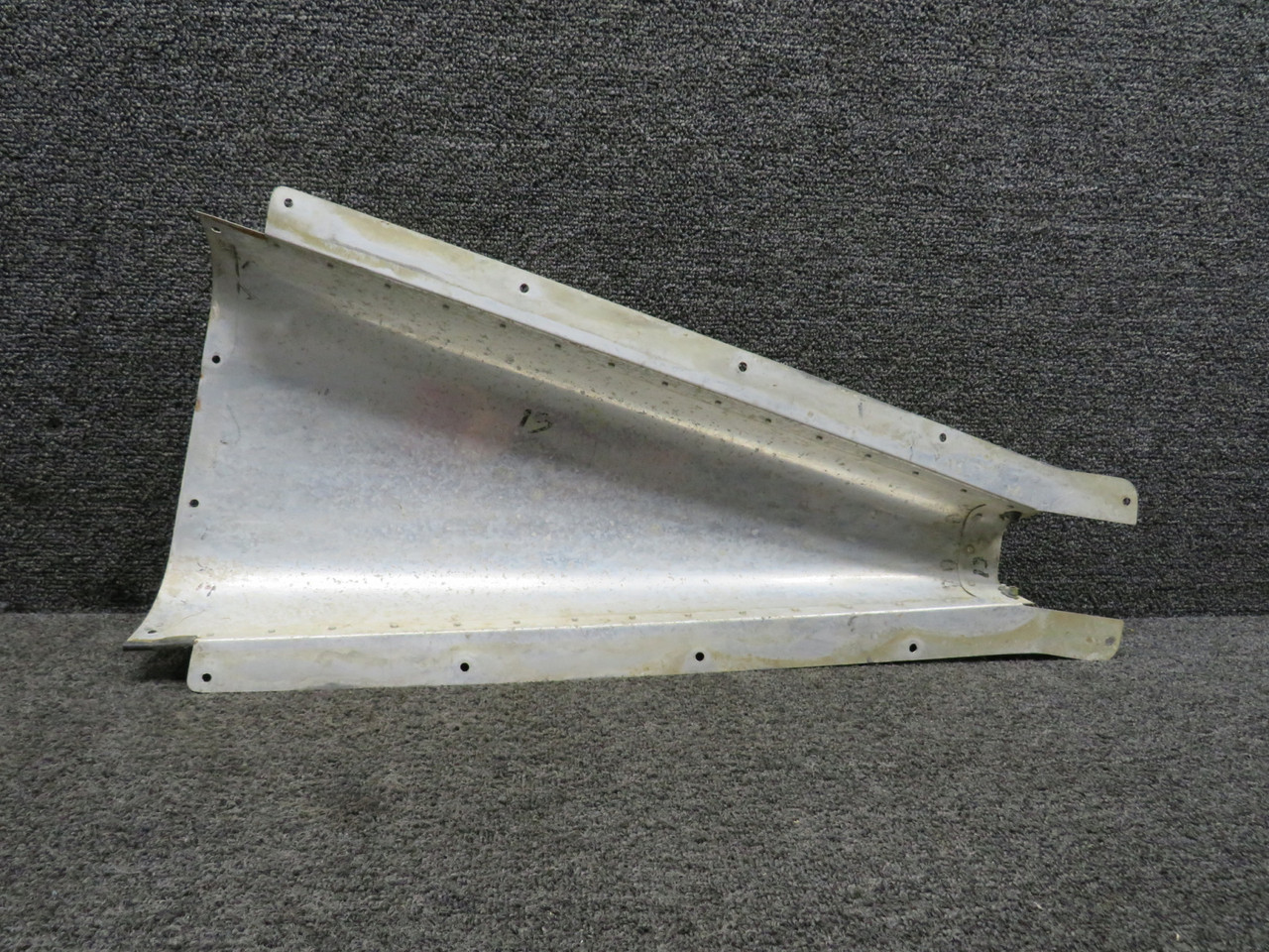 5112001-16 Cessna 401A Stabilizer Fairing Upper Aft (Colored) (Bent ...