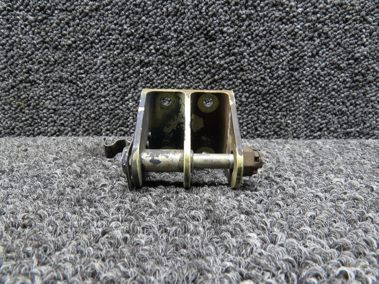 137111F10 Jetstream 31 Tab and Rudder Spigot Hinge Bracket For Sale