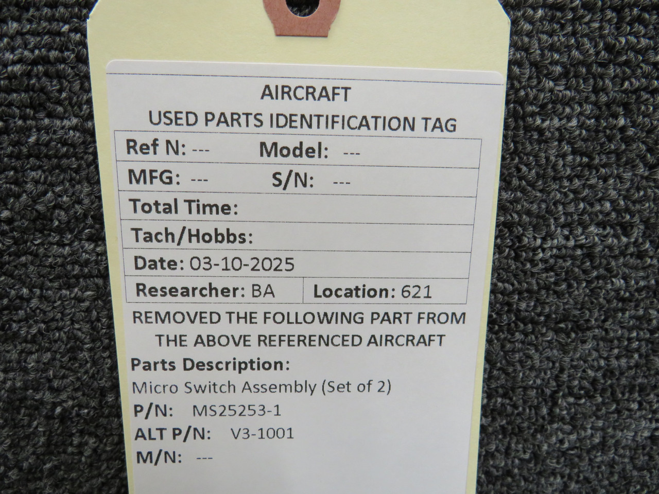 MS25253-1 (Alt: V3-1001) Micro Switch Assembly Set of 2 For Sale
