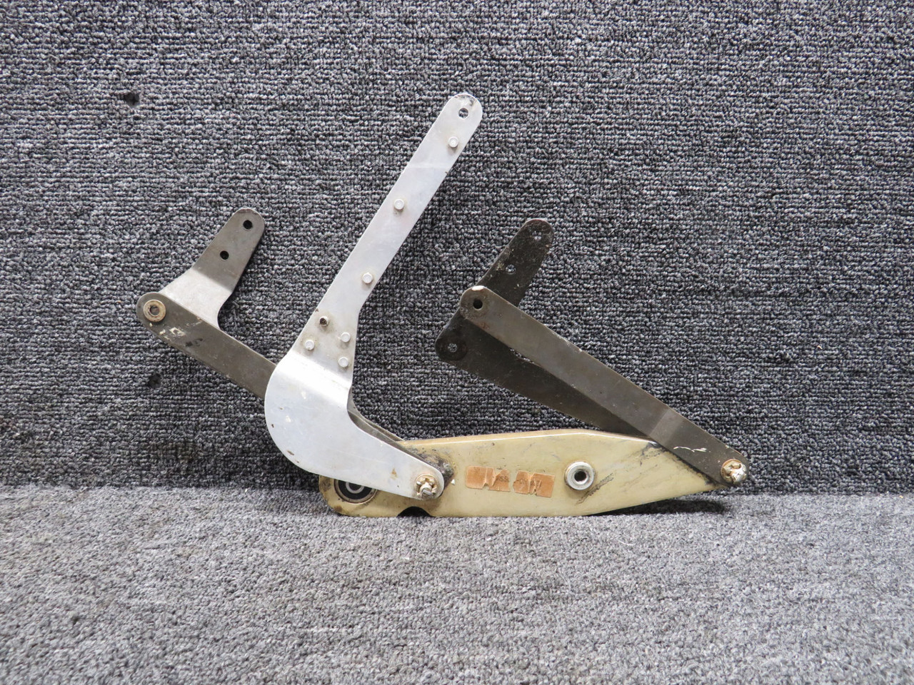 1260440-3, 1260741-1 Cessna 210L Elevator Bellcrank and Links Assembly ...