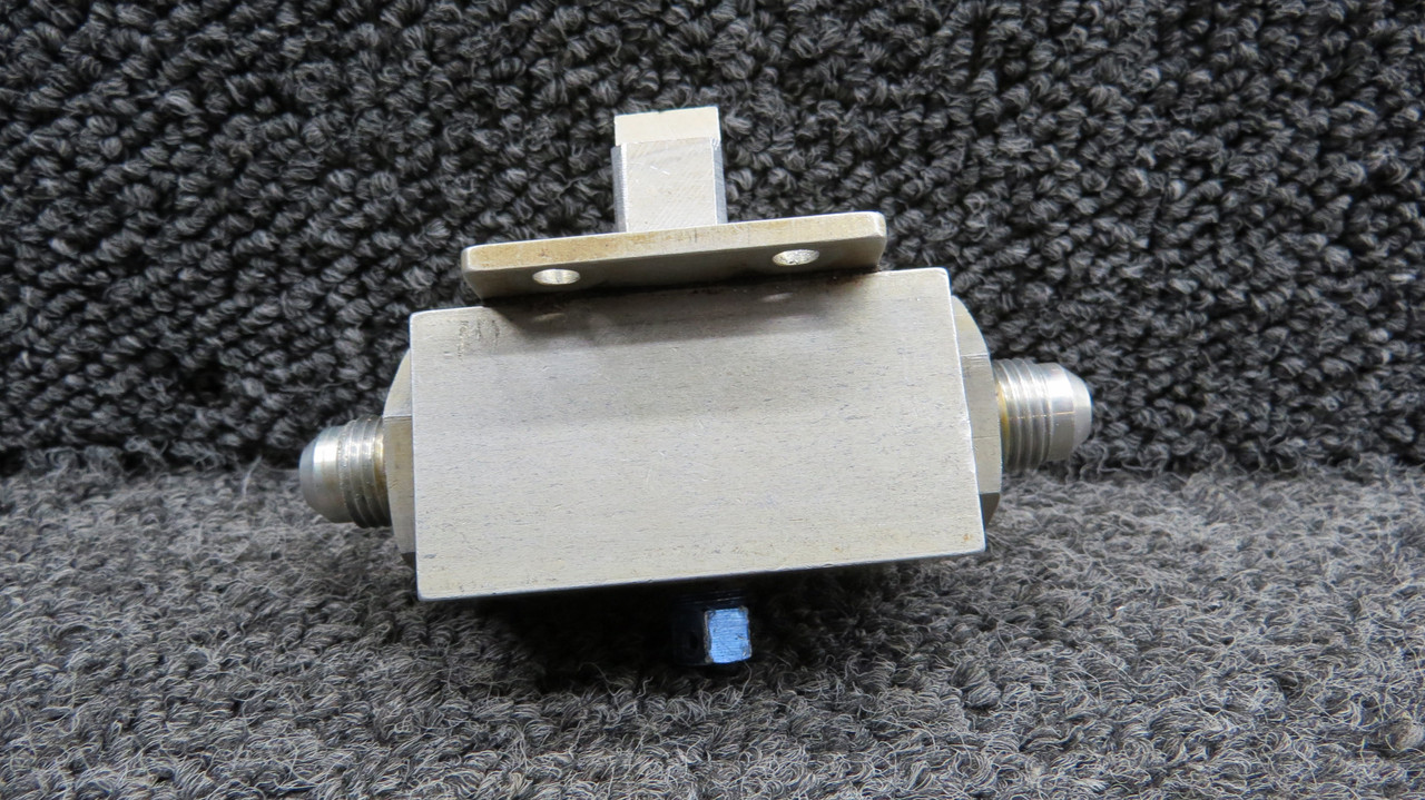 0513120-5 Cessna 172 Fuel Selector Valve (Core) For Sale