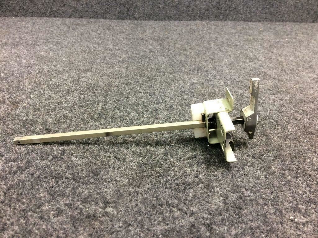 0516024-9, 0716623-8 Cessna 172S Fuel Selector Handle and Shaft