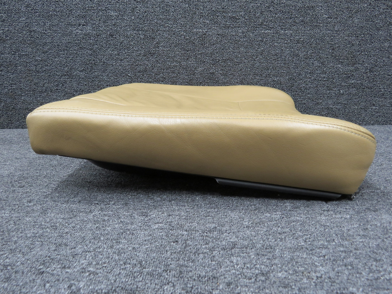 C928-9 Robinson R44 Forward RH Seat Base Assembly