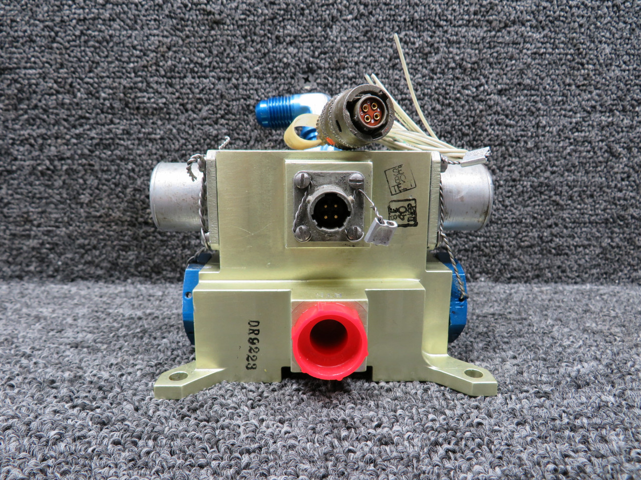 2710969 (Alt: 66710) Cessna Citation S550 Landing Gear Control Valve ...