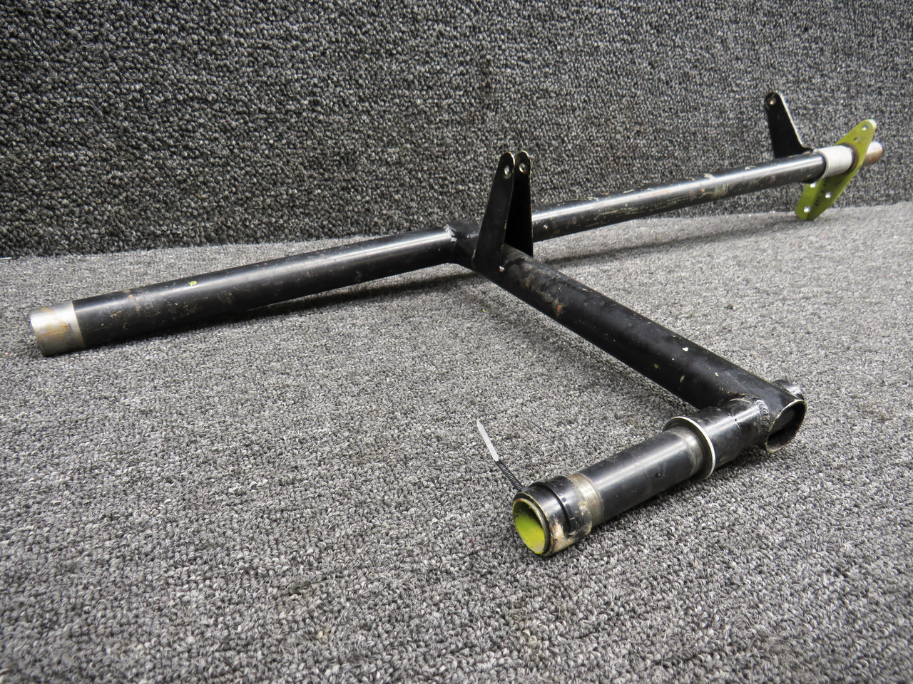 47250-501 Rockwell 114 LH Rudder Pedal Support Shaft