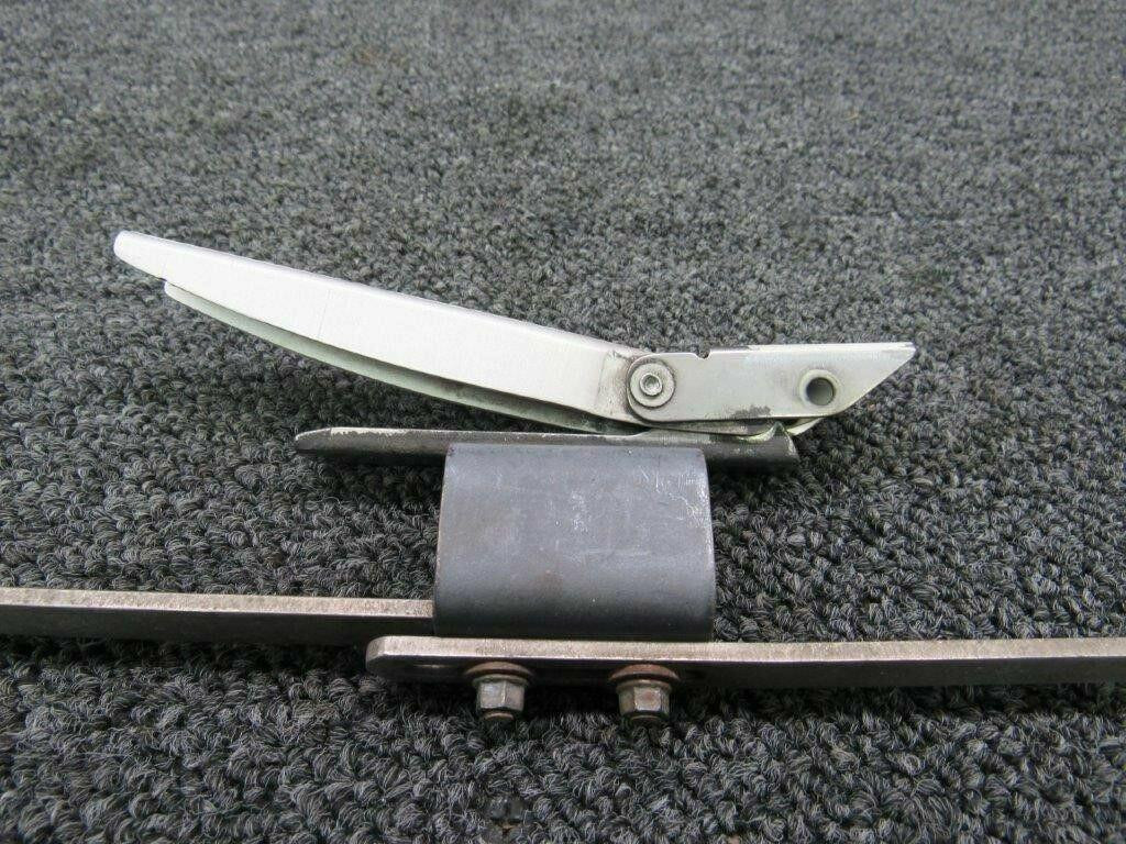 H2109-4 Beech V35B Cowling Latch RH W/ Rods & Handle