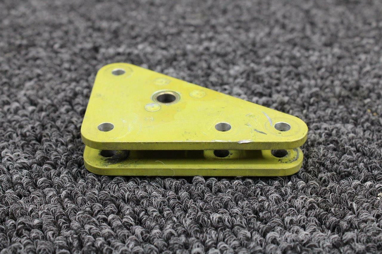 102-430280-1 Beech 58P Cabin Door Bellcrank Lock Aft