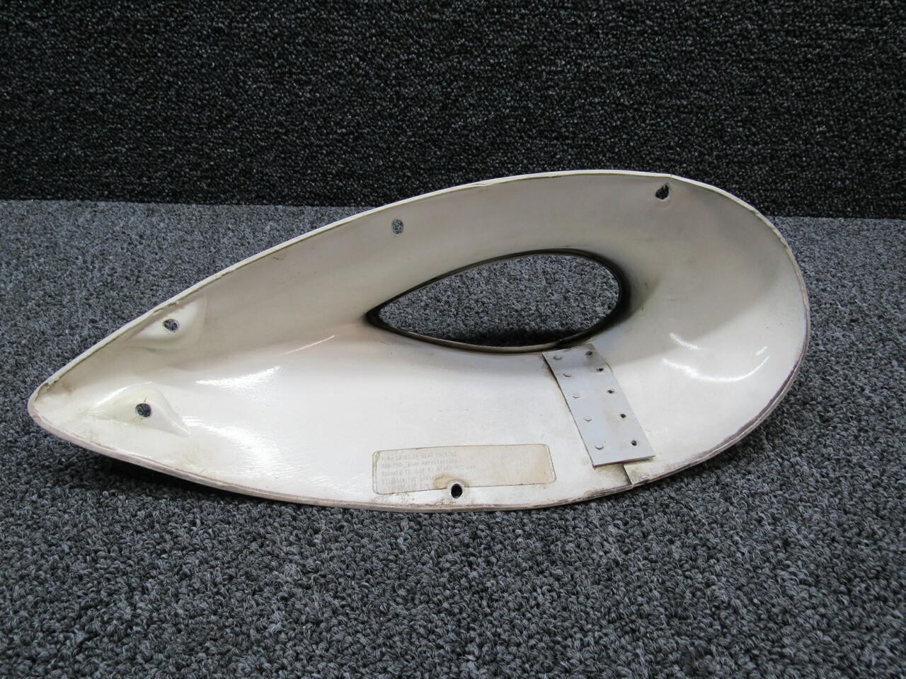 28-05LGF Cessna 172N Texas Aeroplastics Main Gear Strut Fairing