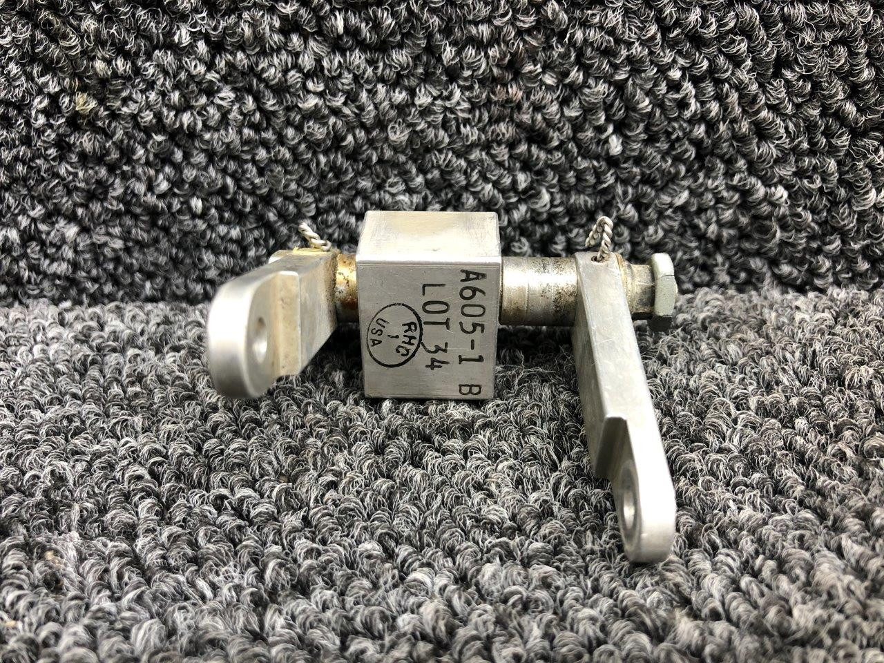 A605-1 / A609-1 Robinson R44 Throttle Control Housing W/ Arms