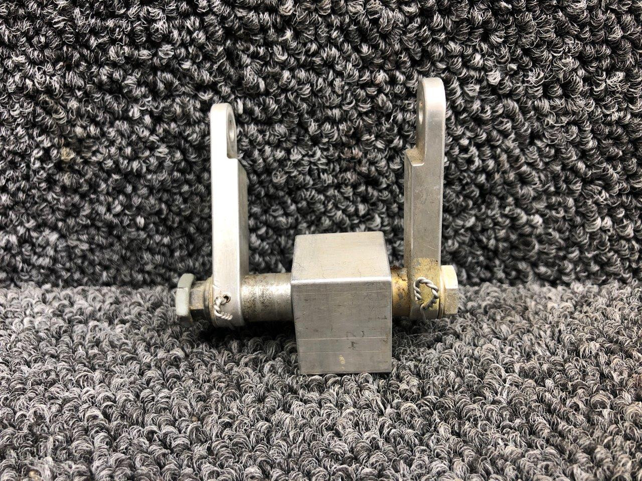 A605-1 / A609-1 Robinson R44 Throttle Control Housing W/ Arms