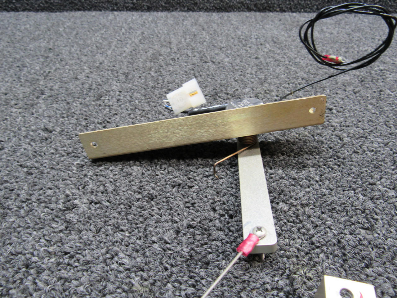 S-Tec 55X Flap Position Sensor Assembly W/ Bracket