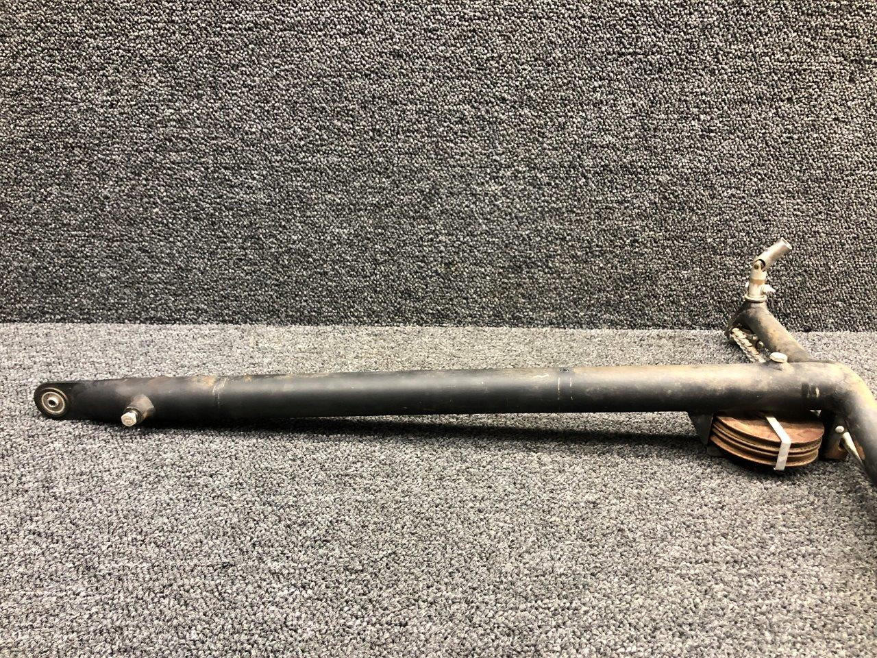 0411221-3 (ALT: 0411326-3) Cessna 172 Control Column Assembly