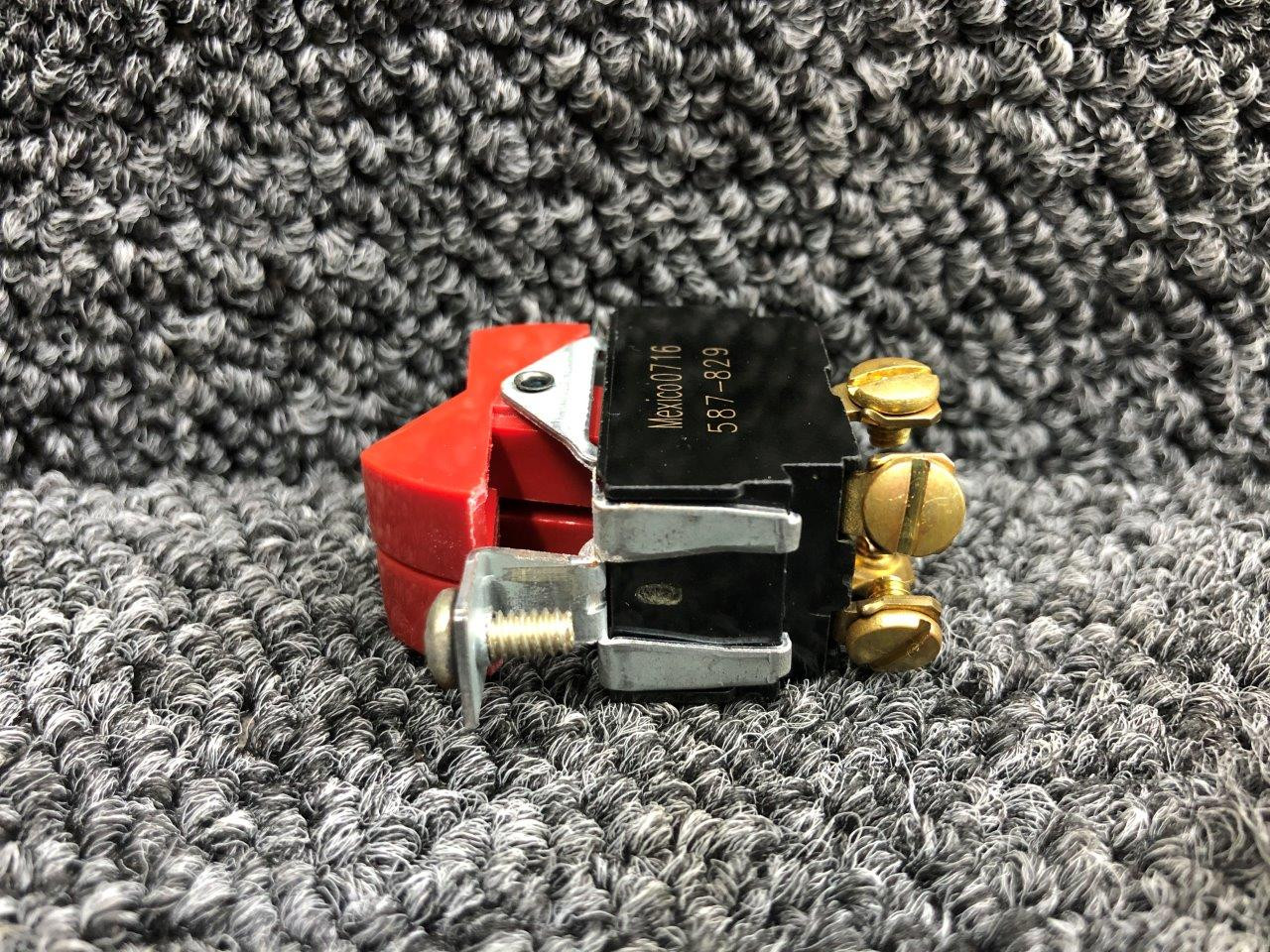 587-829 (Alt: 99377-005) Piper PA32RT-300 Dual Master Rocker Switch ...