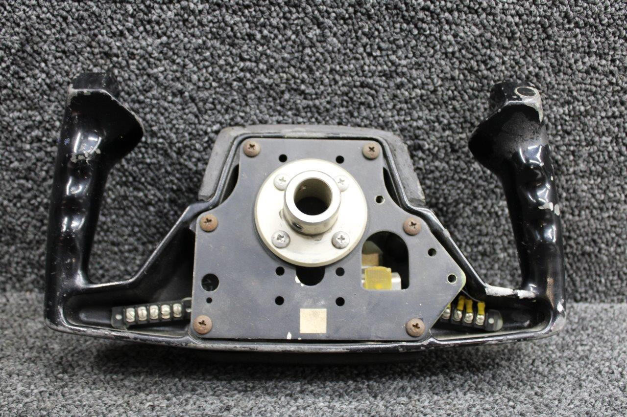 0760019-1 Cessna T210L Control Wheel Assembly RH, Map Light Hole Drilled