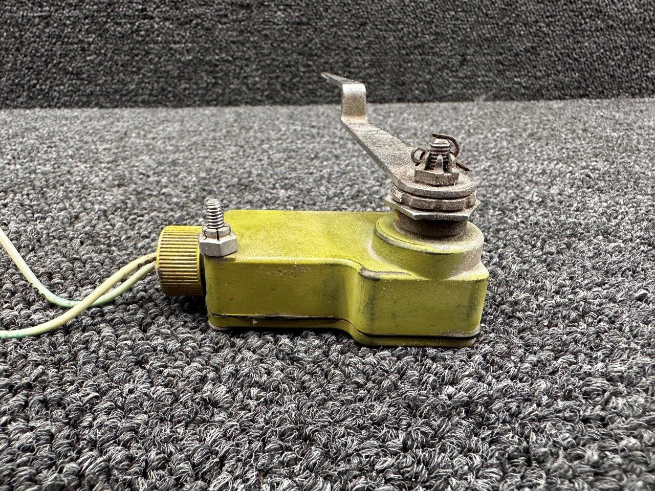 1VA-47 (Use PN: IVA-47) Micro Switch Landing Gear Uplock Micro Switch