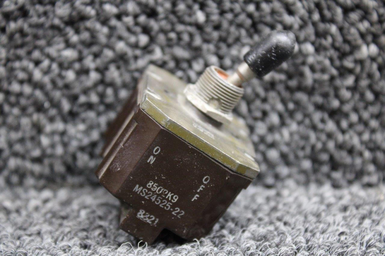 MS24525-22 (Alternate: 8502K9) Cutler Hammer Toggle Switch (New Old Stock)