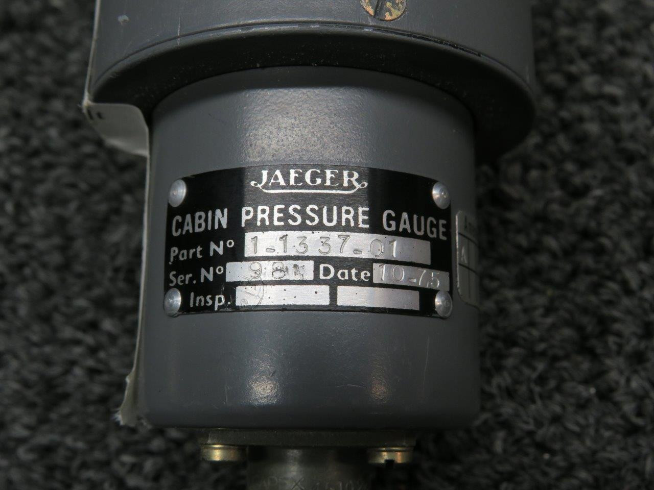 1-1337-01 Jaeger Cabin Pressure Gauge Indicator