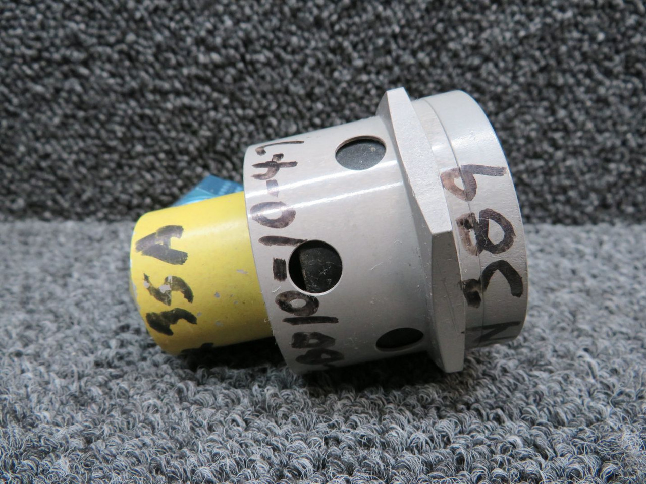 P62-401 Boss Assembly Part Number 2423172-1 Learjet 35A Circle Seal ...