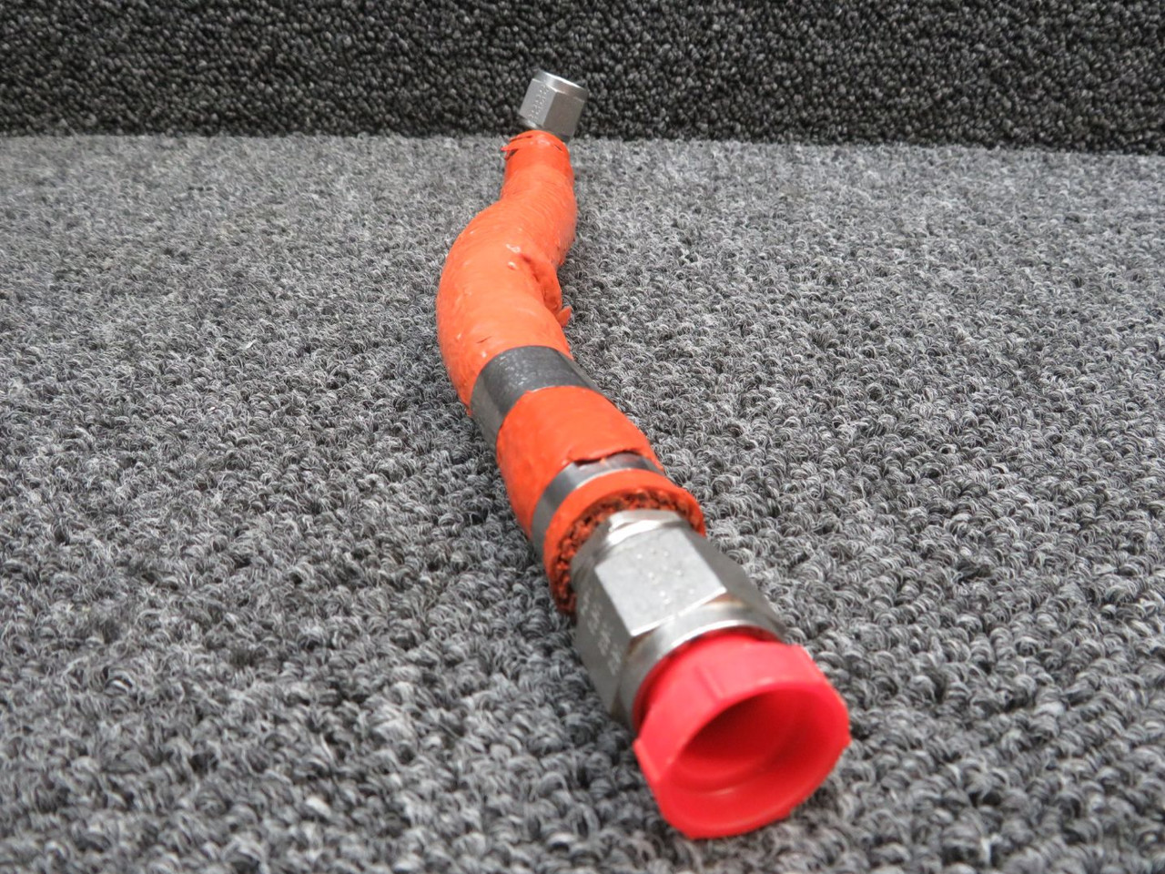 124F002-8CR-0116 Stratoflex Hose Assembly (1500 PSI) For Sale