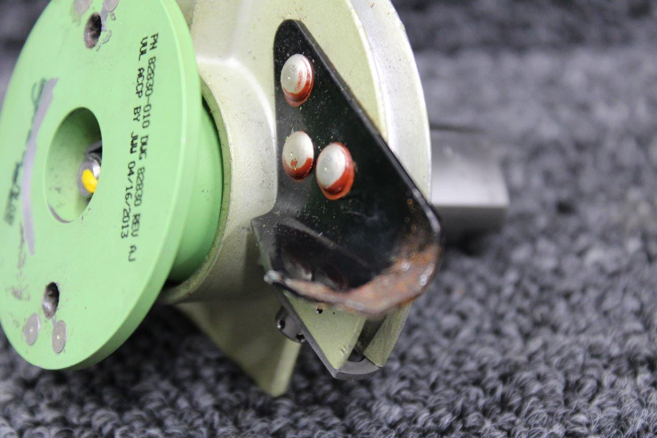 85213-002 (Casting: 82883-3) Piper PA46-350P Control Yoke Aileron ...
