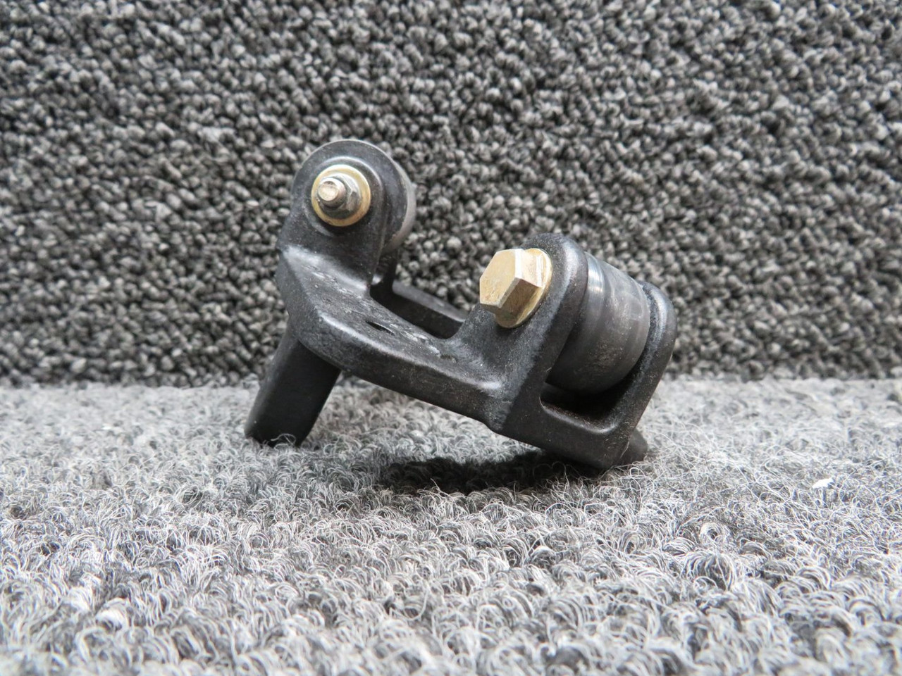 36-524103-1 Beechcraft A36 Pilot Control Collar Assembly has Rollers ...