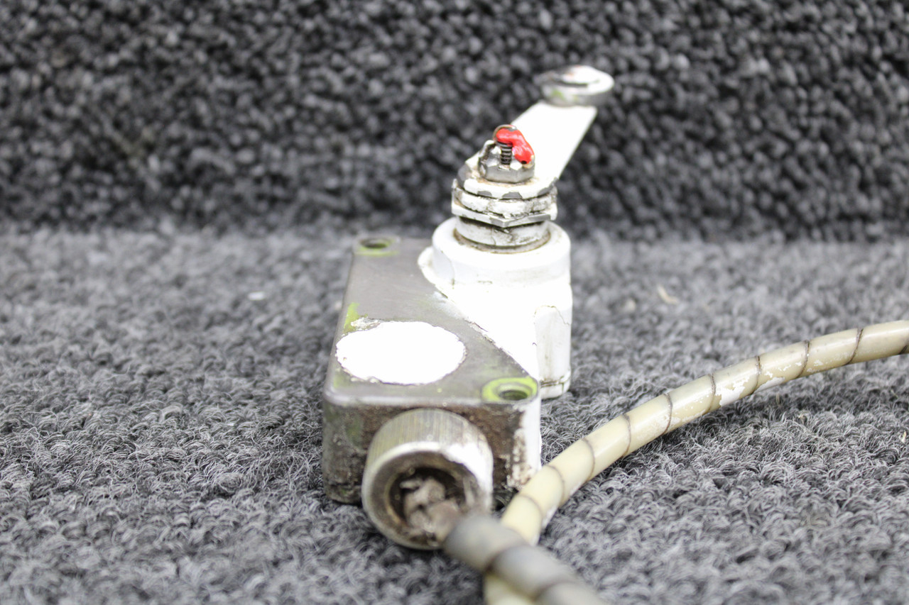 IVA20 (Use PN: 1VA20) Cessna 310K Microswitch Landing Gear Limit Switch LH