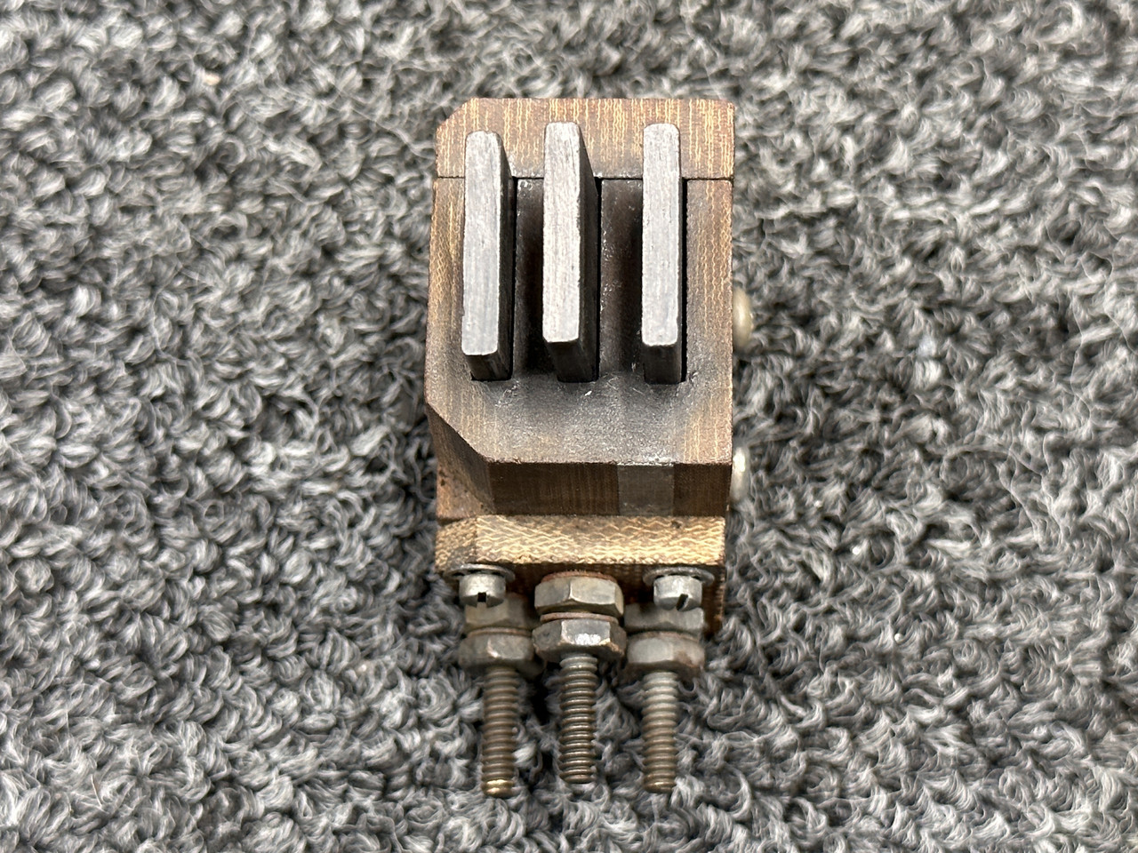 3E2151 Beechcraft B-60 Brush Block Assembly | BAS Airplane Parts