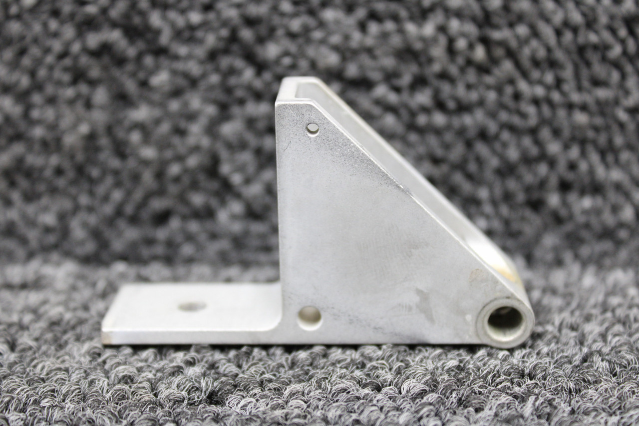 DA4-5710-00-51 Diamond DA40-180 Flap Hinge RH or LH