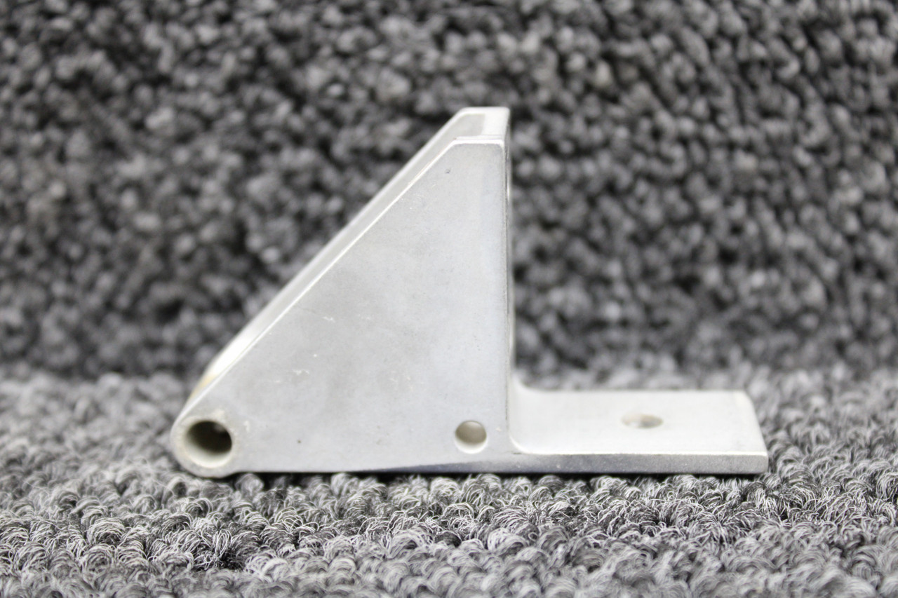 DA4-5710-00-51 Diamond DA40-180 Flap Hinge RH or LH
