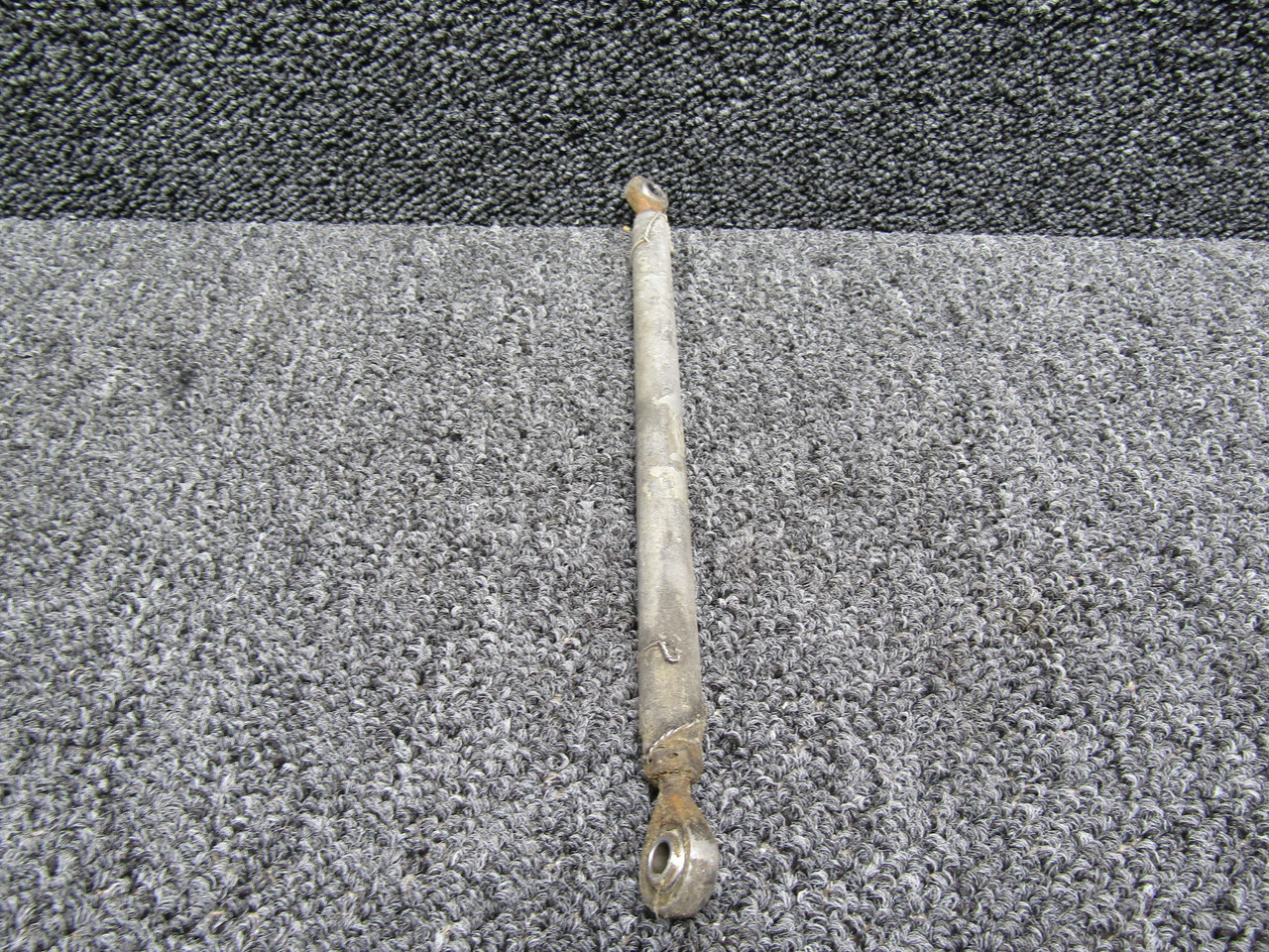 2317046-2 Learjet Parts L25 Nose Landing Gear Rod Assembly