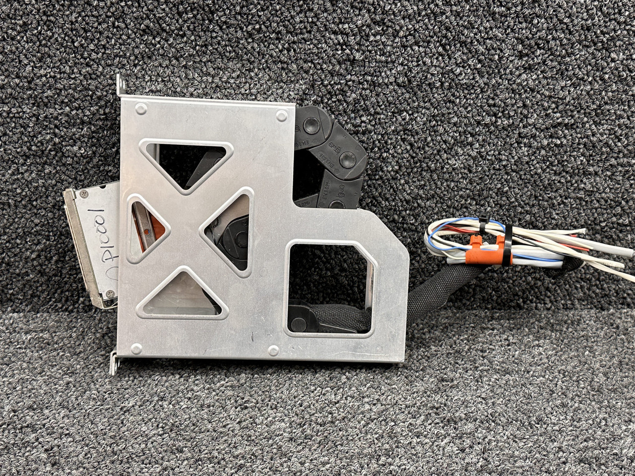 115-00483-00 Garmin G1000 Connector and Mount Assembly For Sale