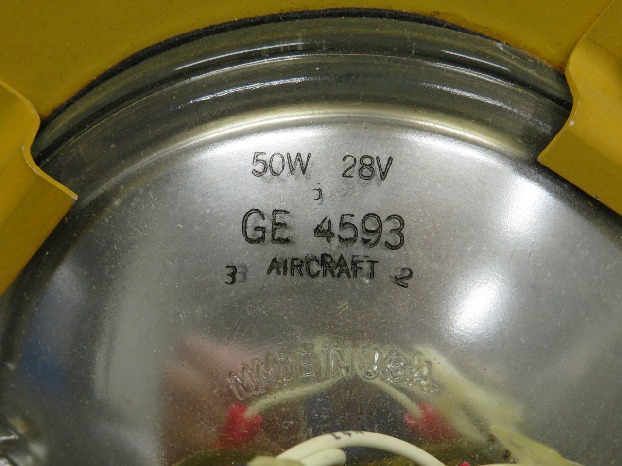 GE-4593 GE Halogen Sealed Beam Lamp with Panel (50 Watts, 28 Volts)