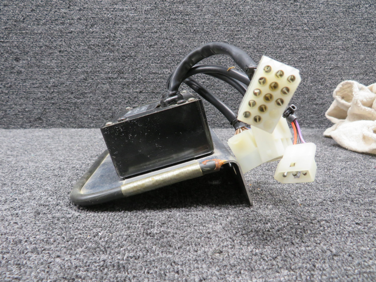 RES-600 Sigtronics 11 to 34 Volt 4 Place Intercom Has Mounting Bracket